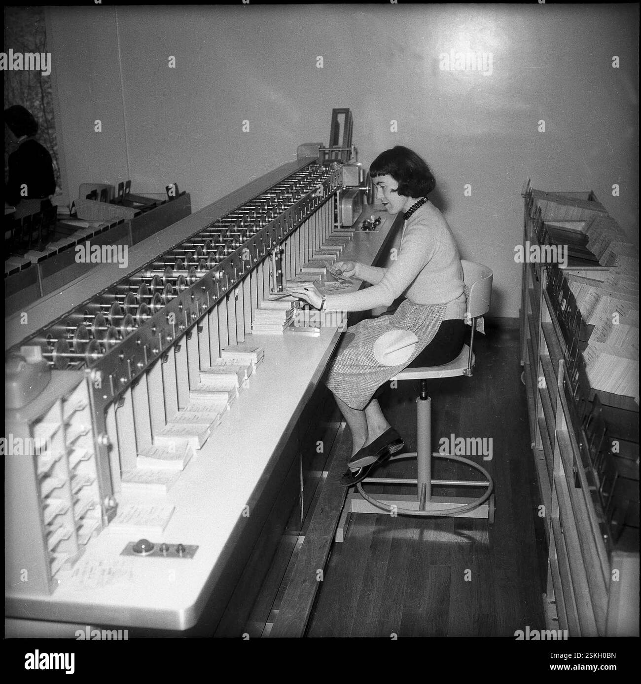 Briefe sortieren, Sortiermaschine, Bern 1955#Letter sorting machine ...