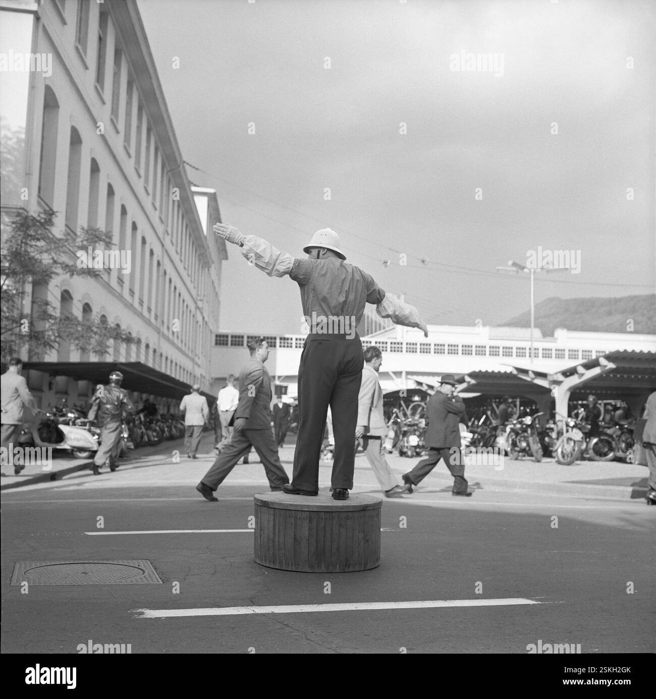 Erste Verkehrshilfspolizei in der Schweiz 1954#First traffic auxiliary ...