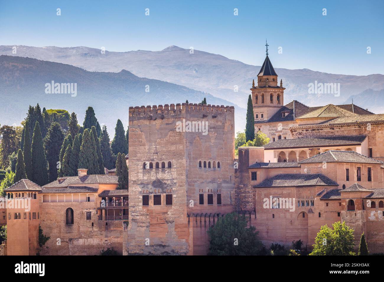 View of the Alhambra palace from the Mirador de San Nicolas lookout in ...