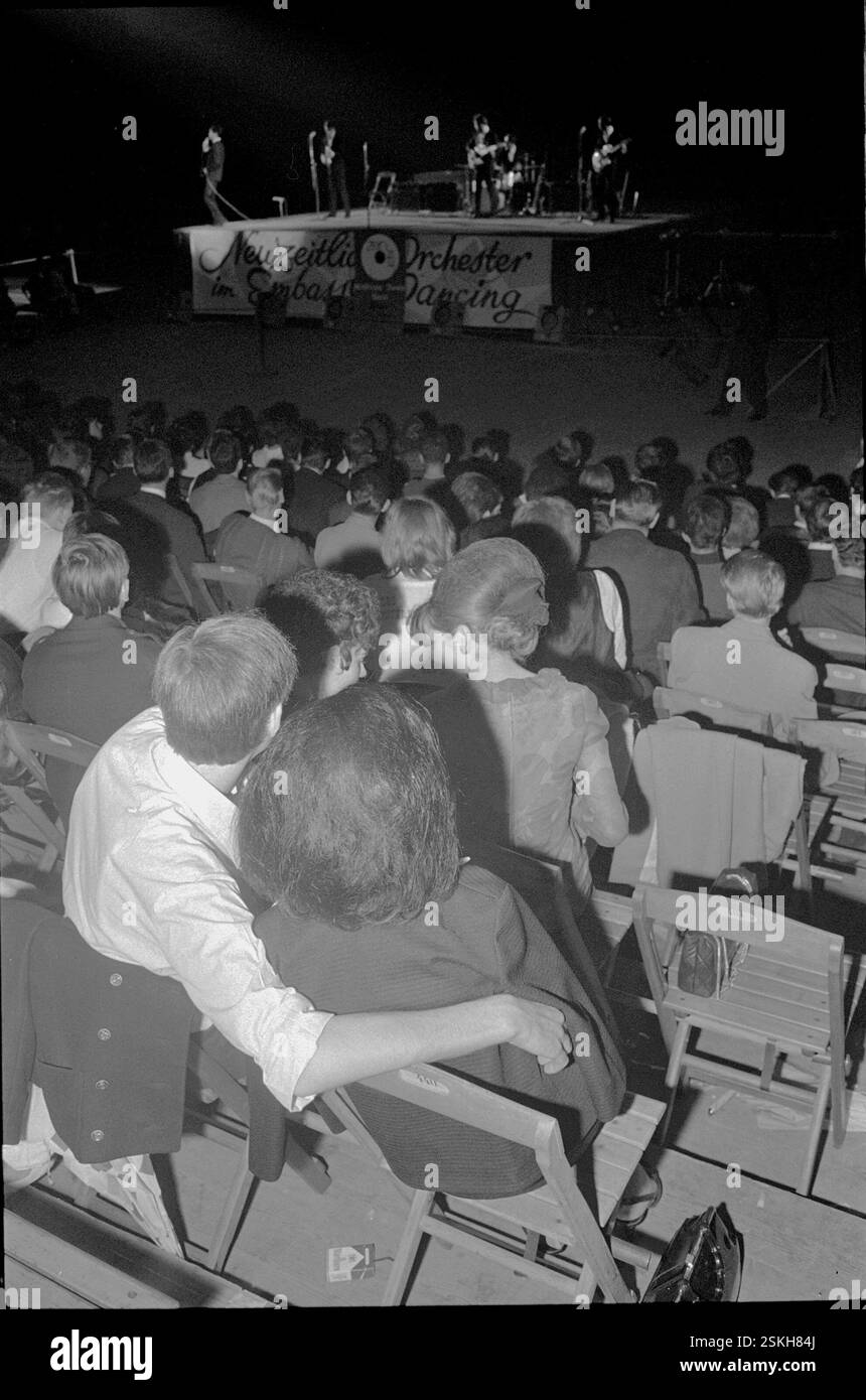 Konzert von Cliff Richard in Zürich, Fans, 1965#Cliff Richard in ...