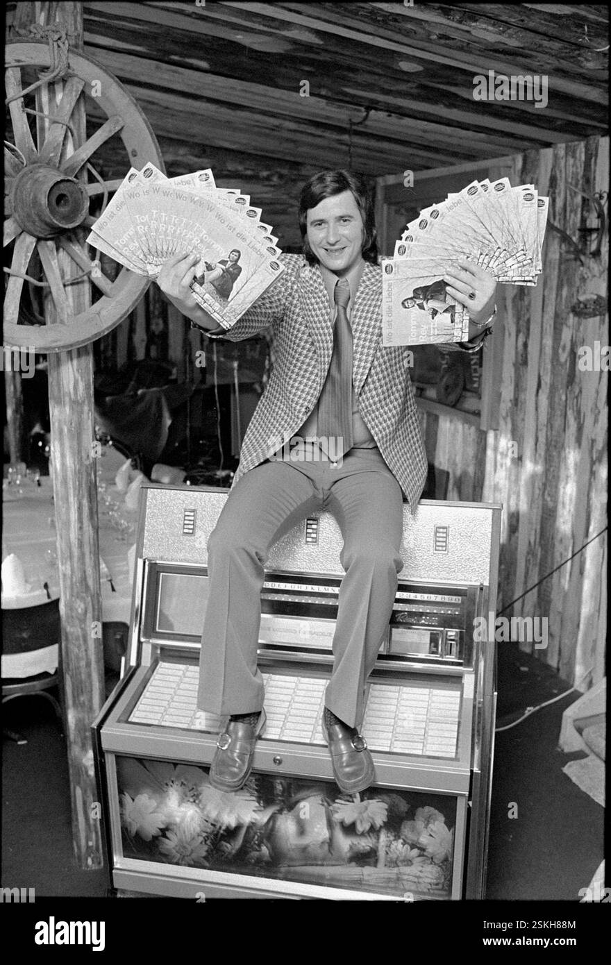 Schweizer schlagersänger Black and White Stock Photos & Images - Alamy