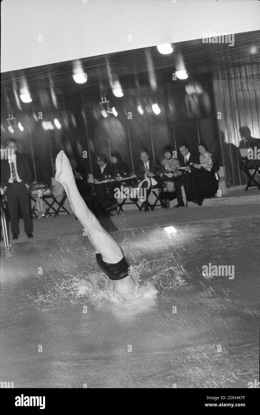 Eröffnung des Hallenbads im Hotel Palace, St. Moritz 1970#Opening of ...