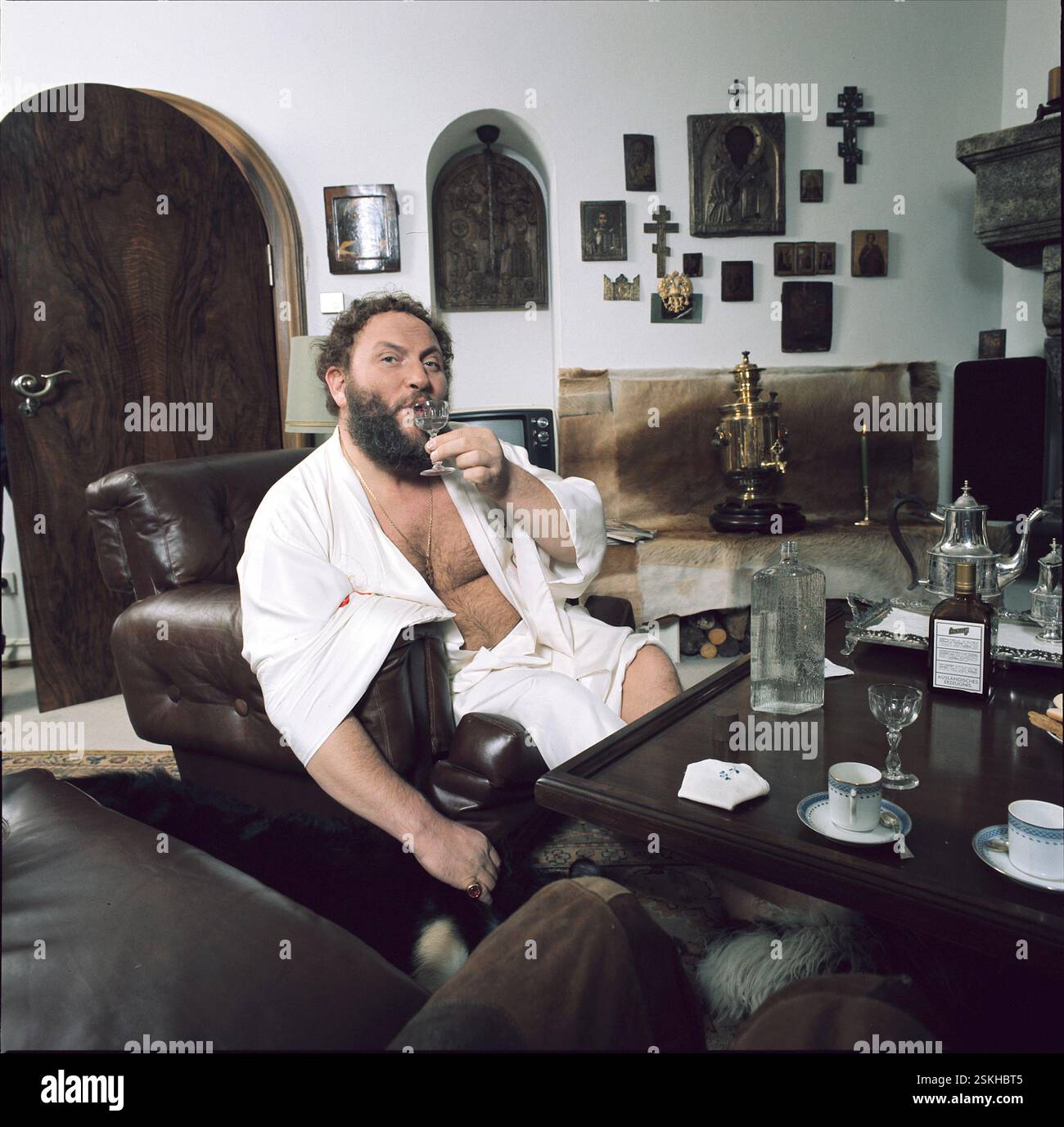 Ivan Rebroff 1975: Homestory#Ivan Rebroff 1975: Homestory Stock Photo ...