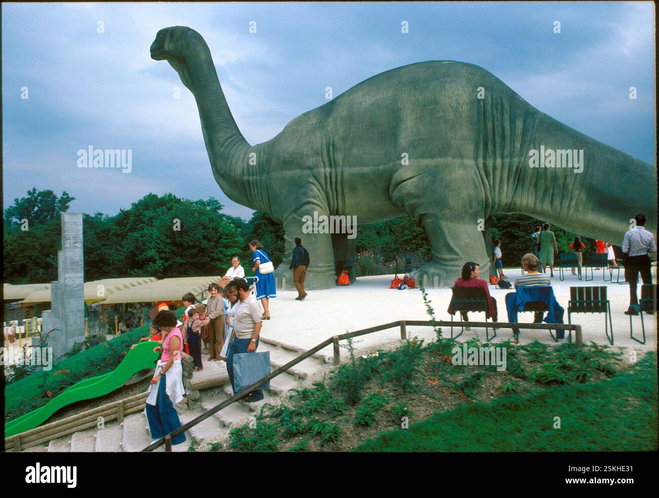 Grün 80" in Basel: "Dino", Wahrzeichen der Ausstellung#"Grün 80" in ...