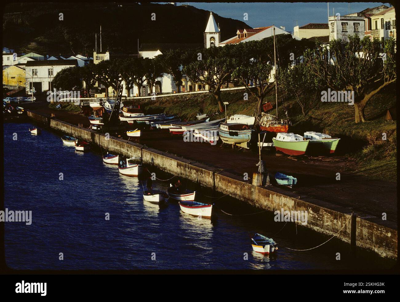 Boote am Quai, Dorf auf den Azoren 1984#Boats by quay, village on the ...