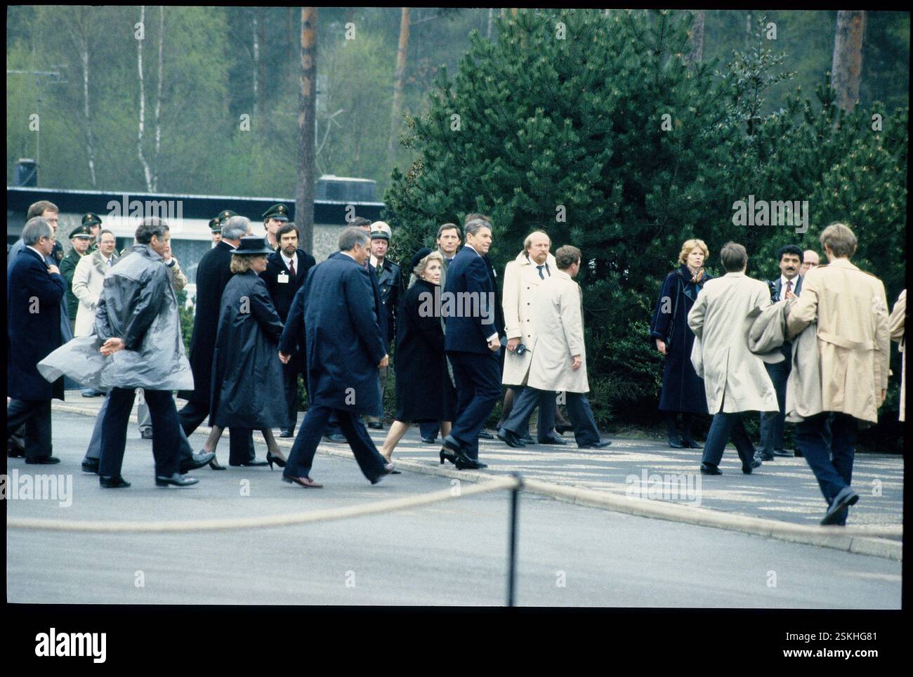 Nancy und Ronald Reagan, Besuch im KZ Bergen-Belsen 1985#Nancy and ...
