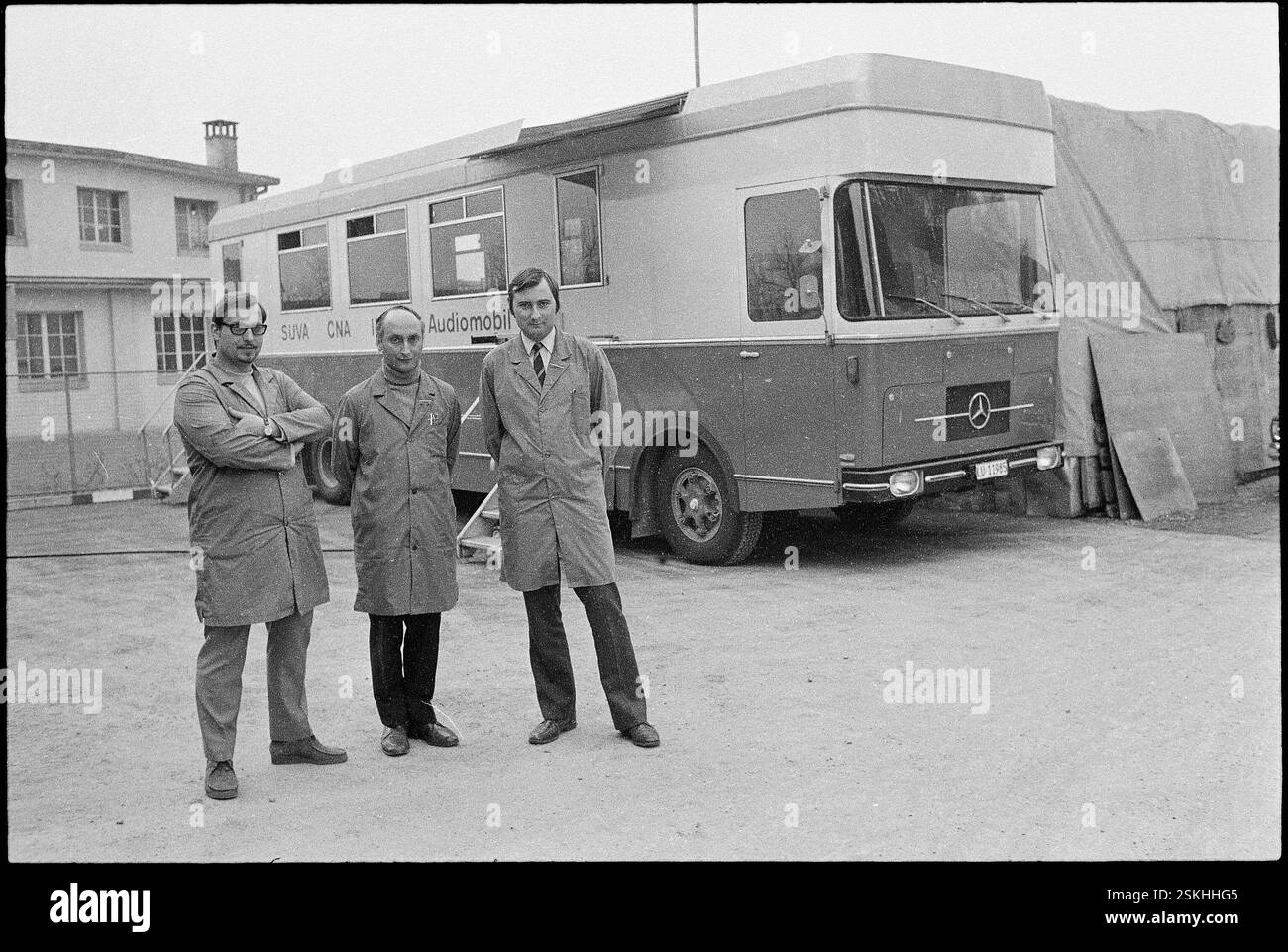 Mobiler bus hi-res stock photography and images - Alamy