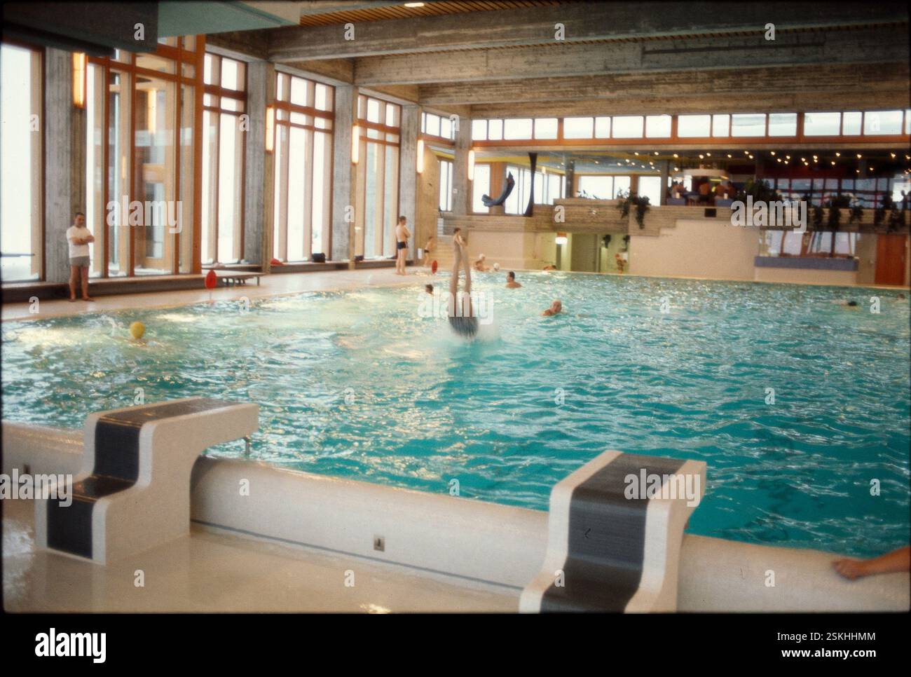 Hallenbad im Hotel Palace, St. Moritz 1969#Indoor swimming pool in the ...
