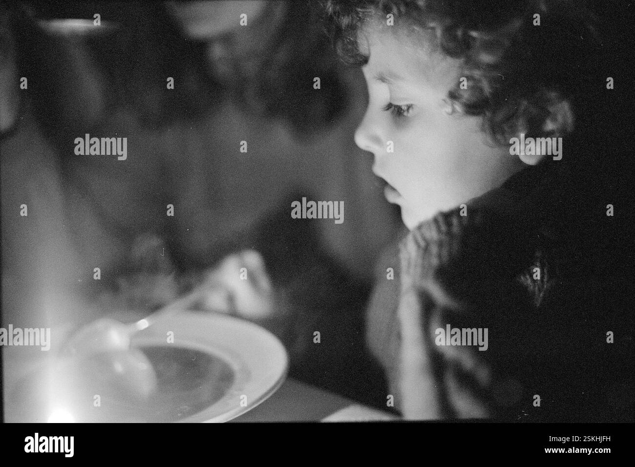Basler Fasnacht 1968: Kind beim Mehlsuppe essen#Basle Carnival 1968 ...