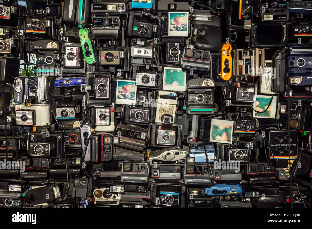 Various vintage cameras hi-res stock photography and images - Alamy