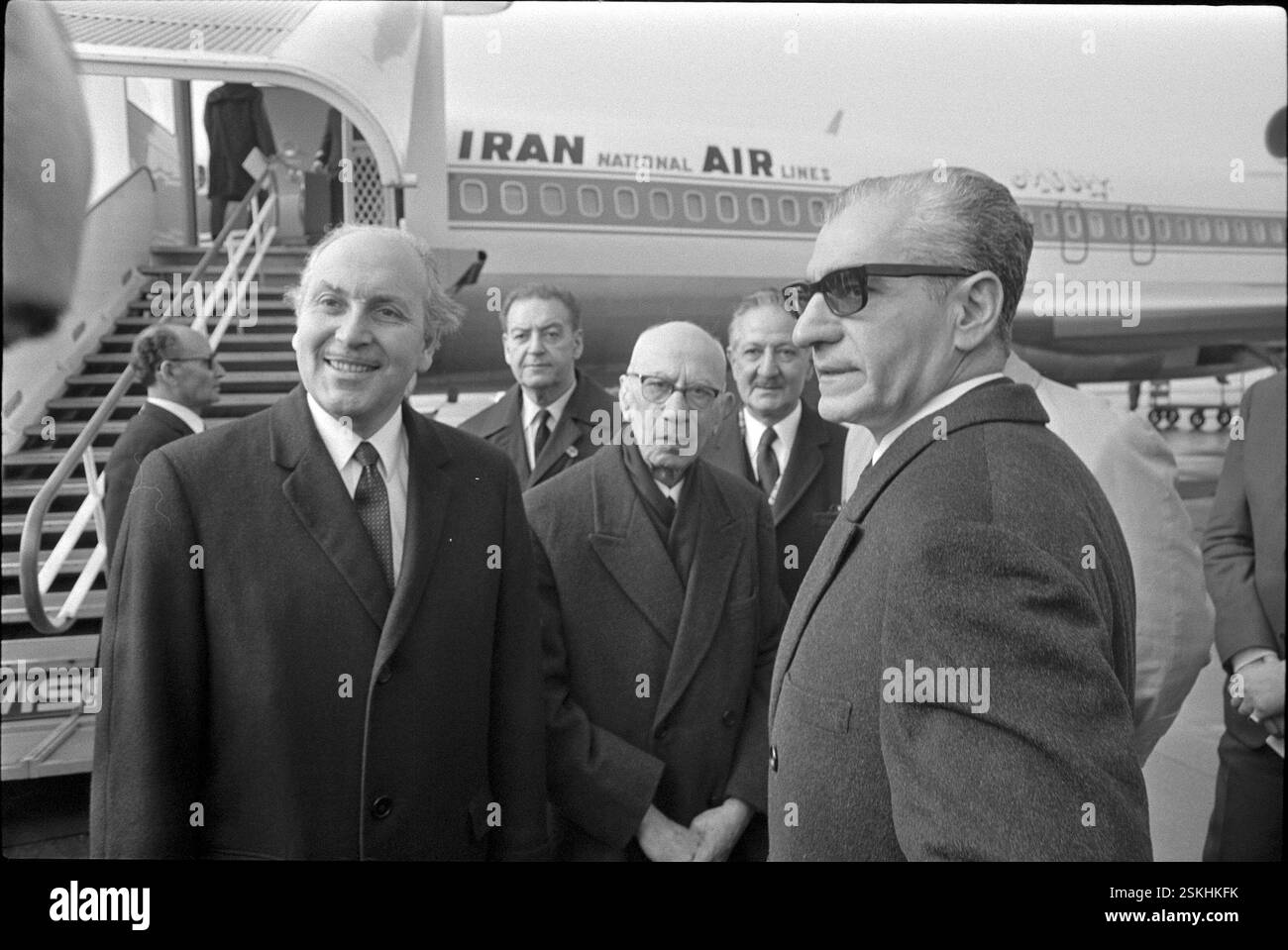 Ankunft von Reza Pahlavi, Schah von Persien in Zürich-Kloten, 1968#Reza ...