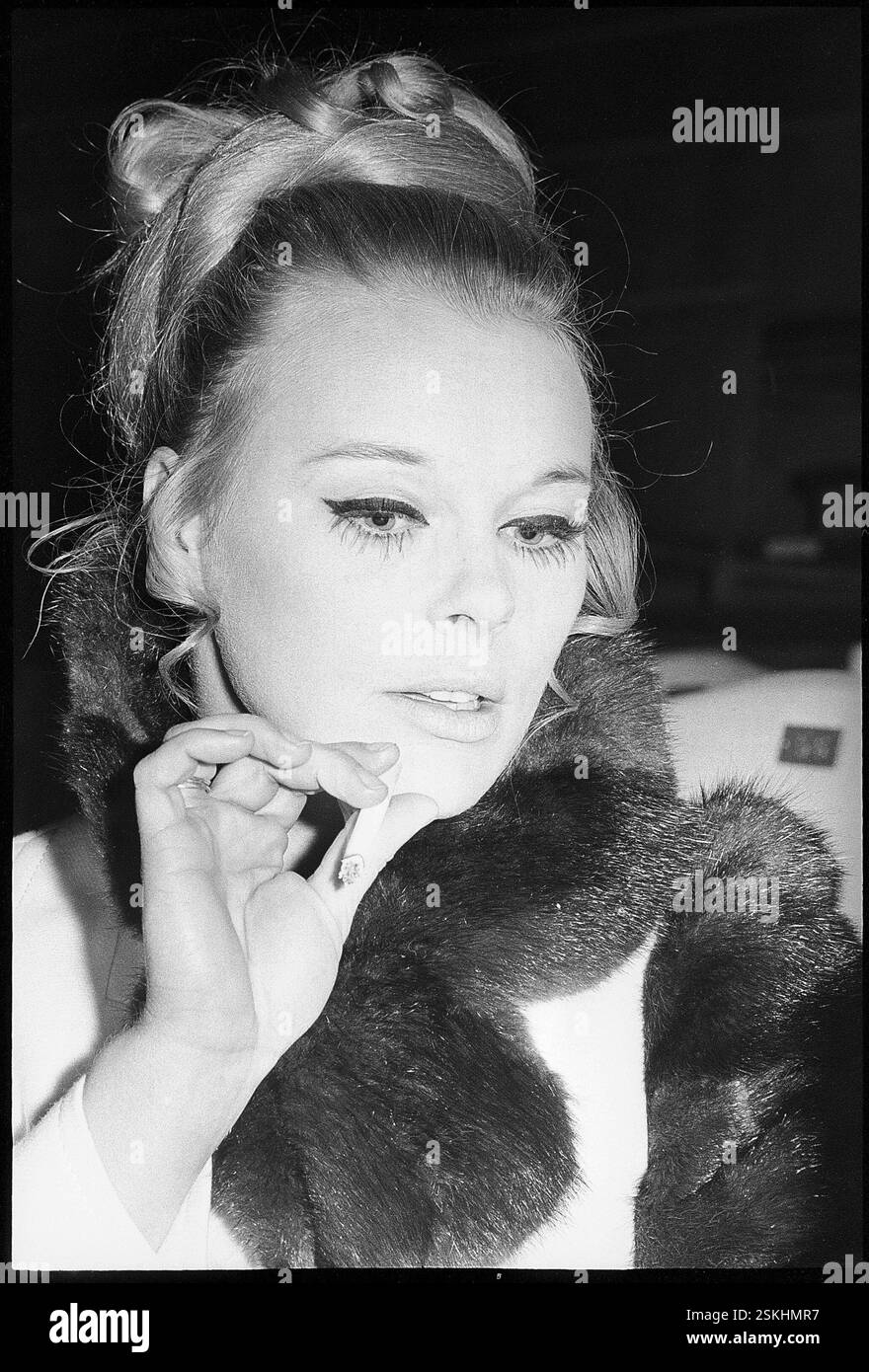 Elke Sommer, Sängerin und Schauspielerin, 1969#Elke Sommer, singer and ...