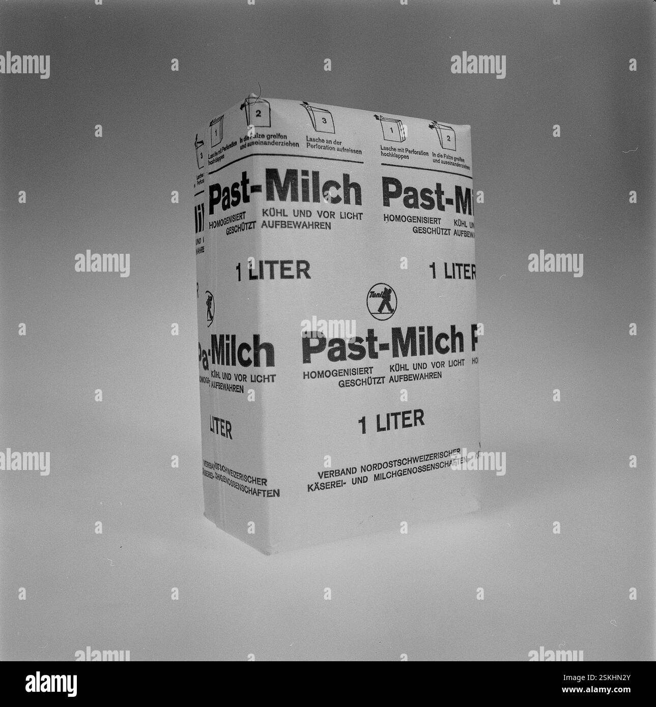 Tetra Brik, Tetrapack--- 1l Pastmilch, pasteurisierte Milch Packung ...