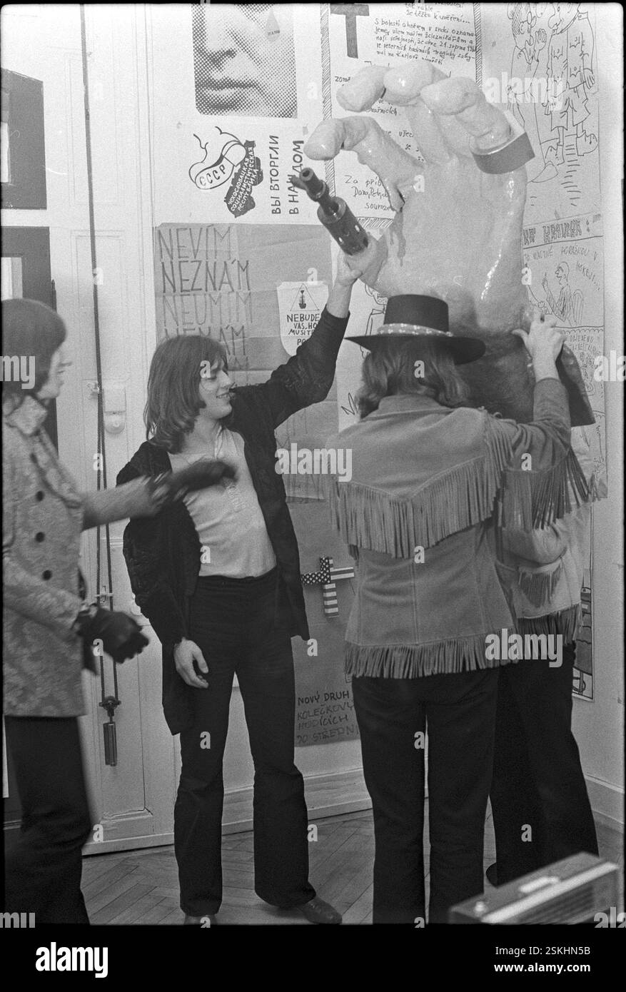 Waters, Gilmour, Wright, Mason--- die englische Popgruppe Pink Floyd in ...