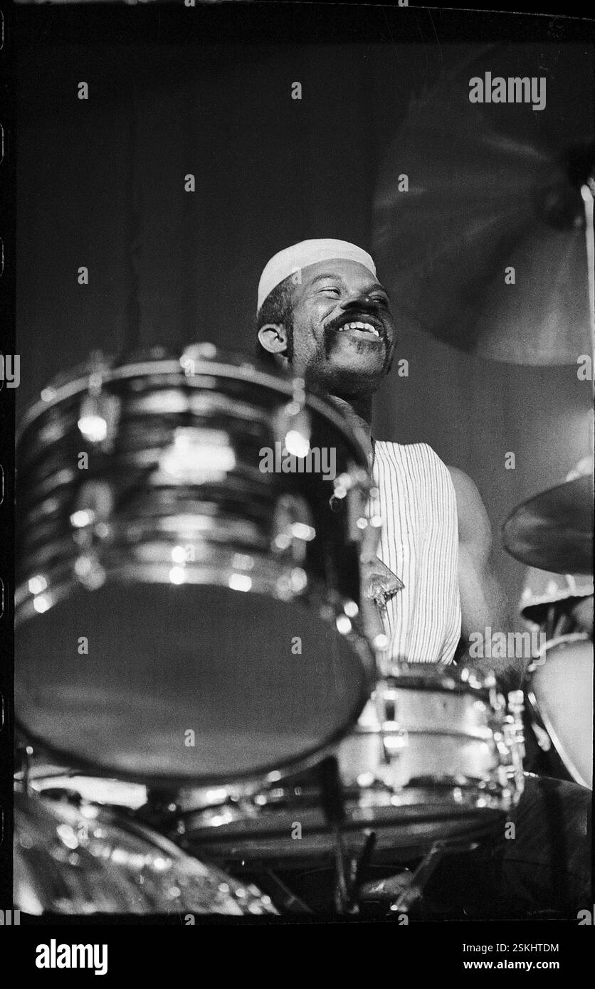 Tenor drums hi-res stock photography and images - Alamy