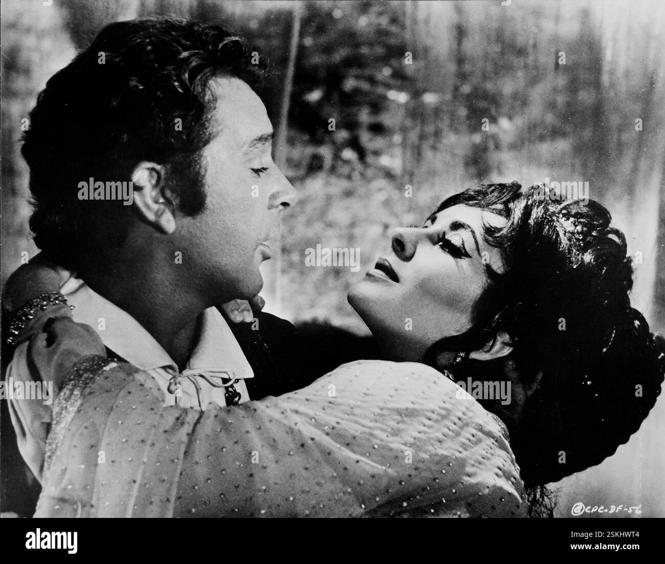 Richard burton doctor faustus hi-res stock photography and images - Alamy