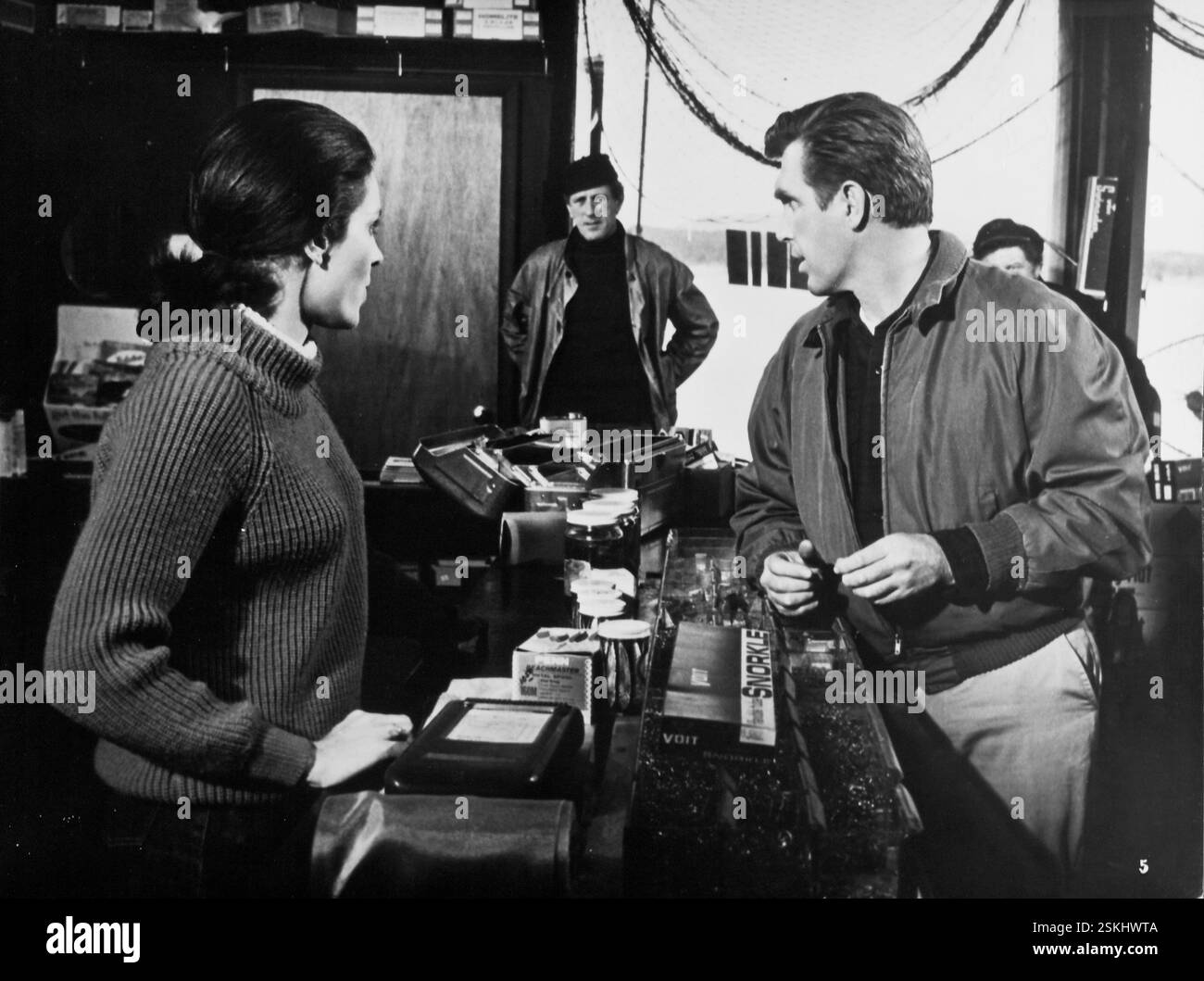 Lee Meriwether, John Anderson, Robert Lansing in "Namu the Killer Whale ...