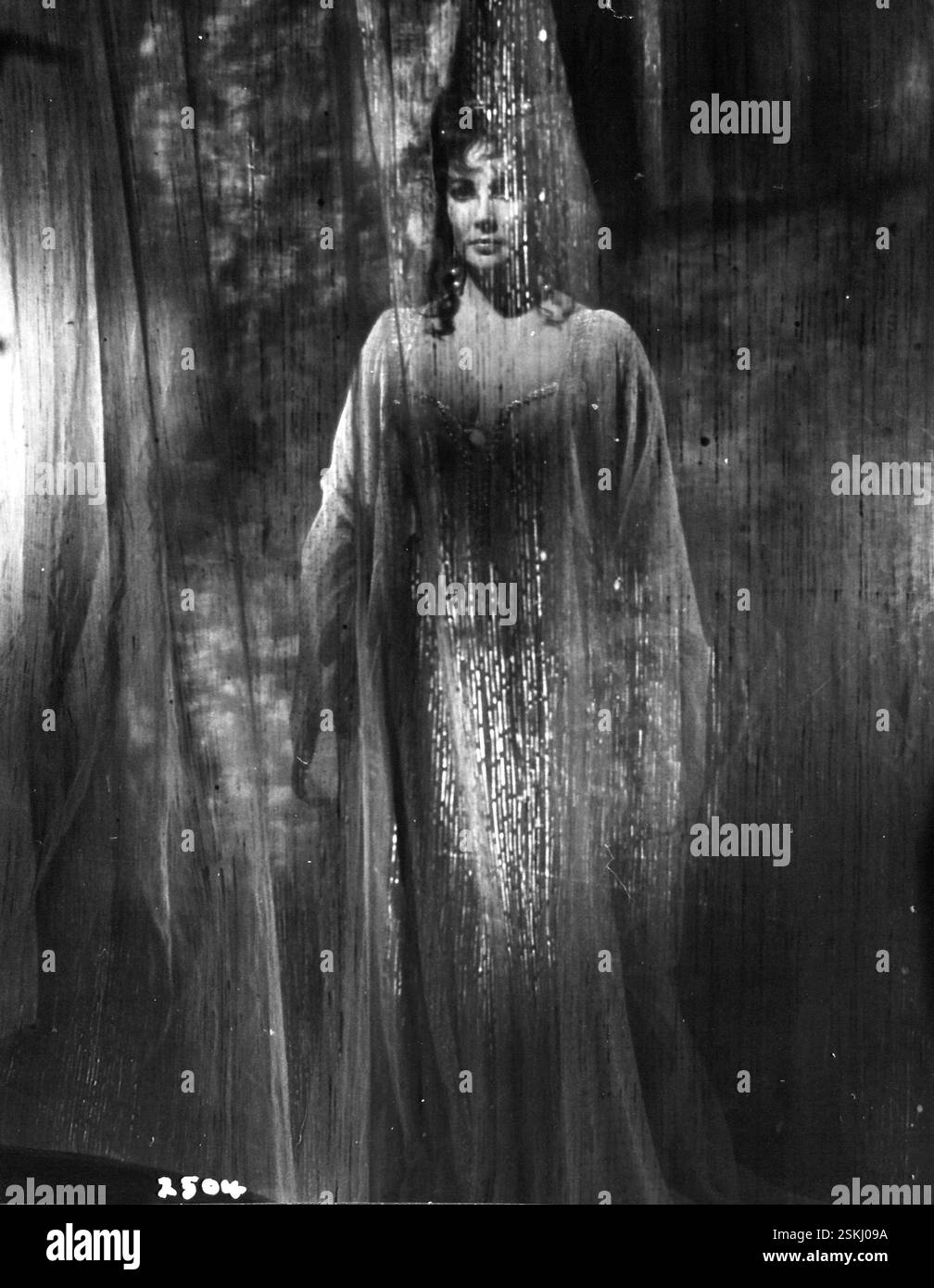 Elizabeth Taylor in "Doctor Faustus" 1968#Elizabeth Taylor in "Doctor ...
