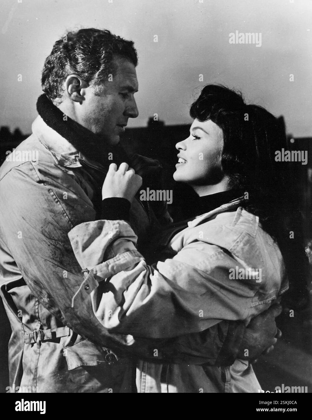Anthony Quayle, Jayne Mansfield in "The Challenge" 1960#Anthony Quayle ...