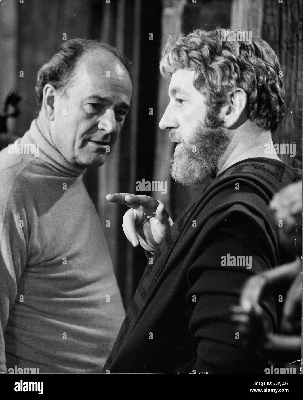 Anthony Mann, Alec Guiness während Dreharbeiten zum Film "The Fall of ...