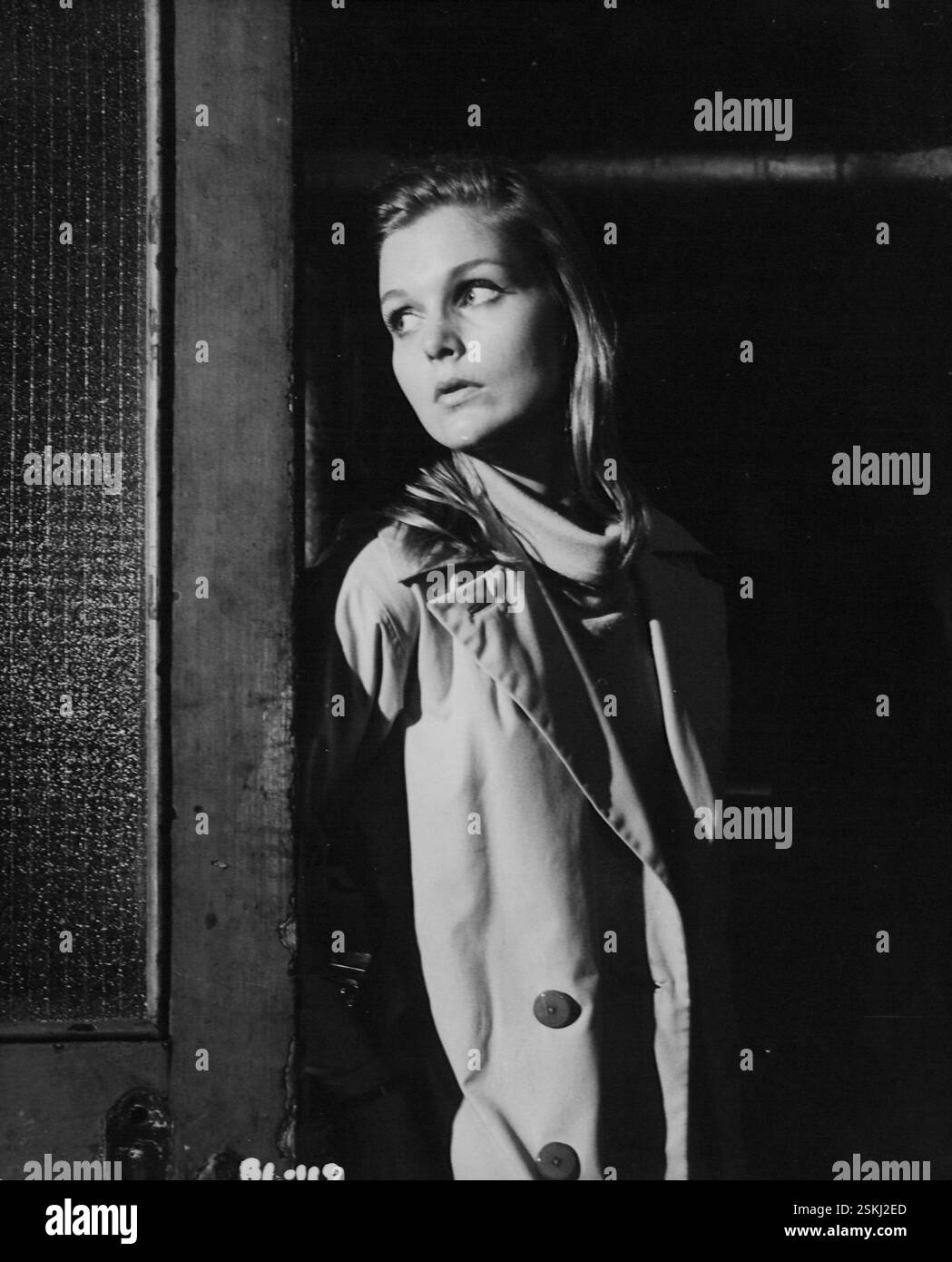 Carol Lynley in "Bunny Lake is Missing" 1965#Carol Lynley in "Bunny ...