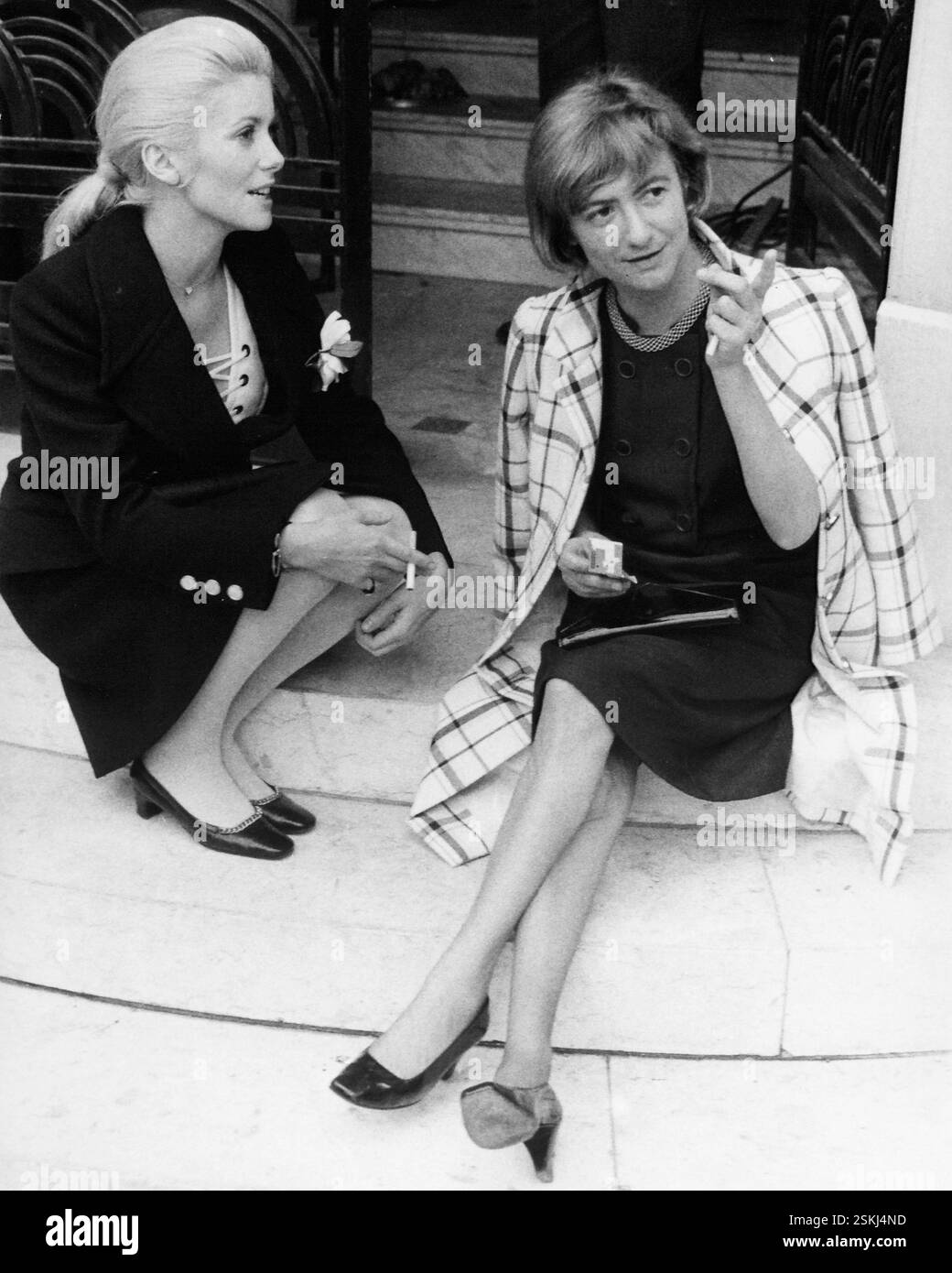 Catherine Deneuve, Françoise Sagan während den Dreharbeiten zum Film ...
