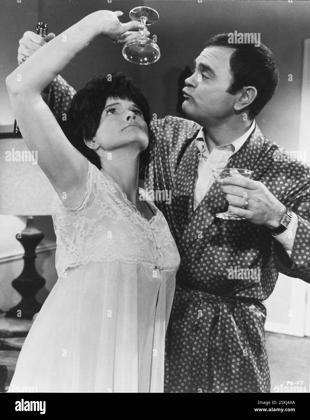 Maureen Arthur, Joey Forman in "The Wicked Dreams of Paula Schultz ...