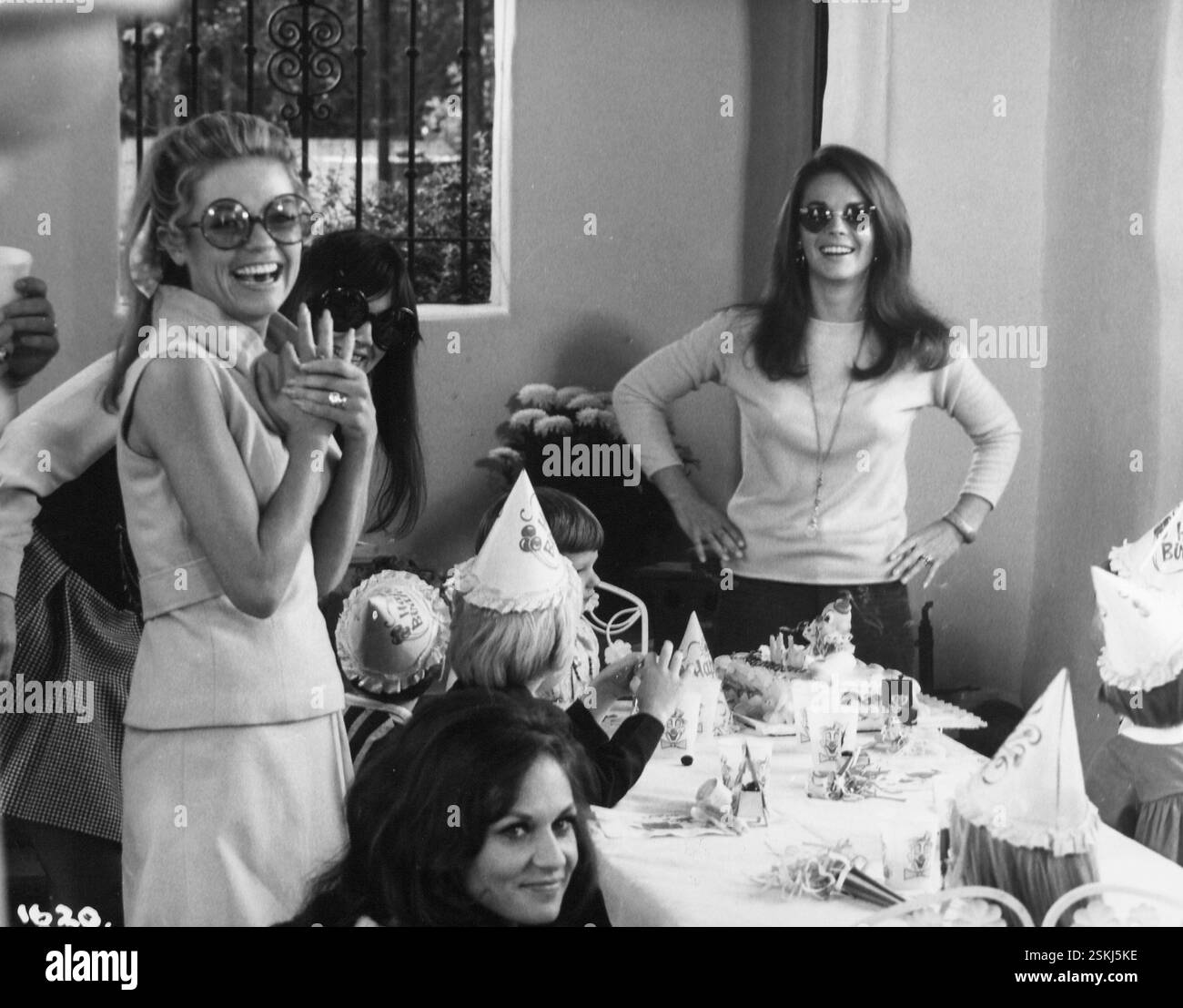 Dyan Cannon, Natalie Wood in "Bob & Carol & Ted & Alice" 1969#Dyan ...