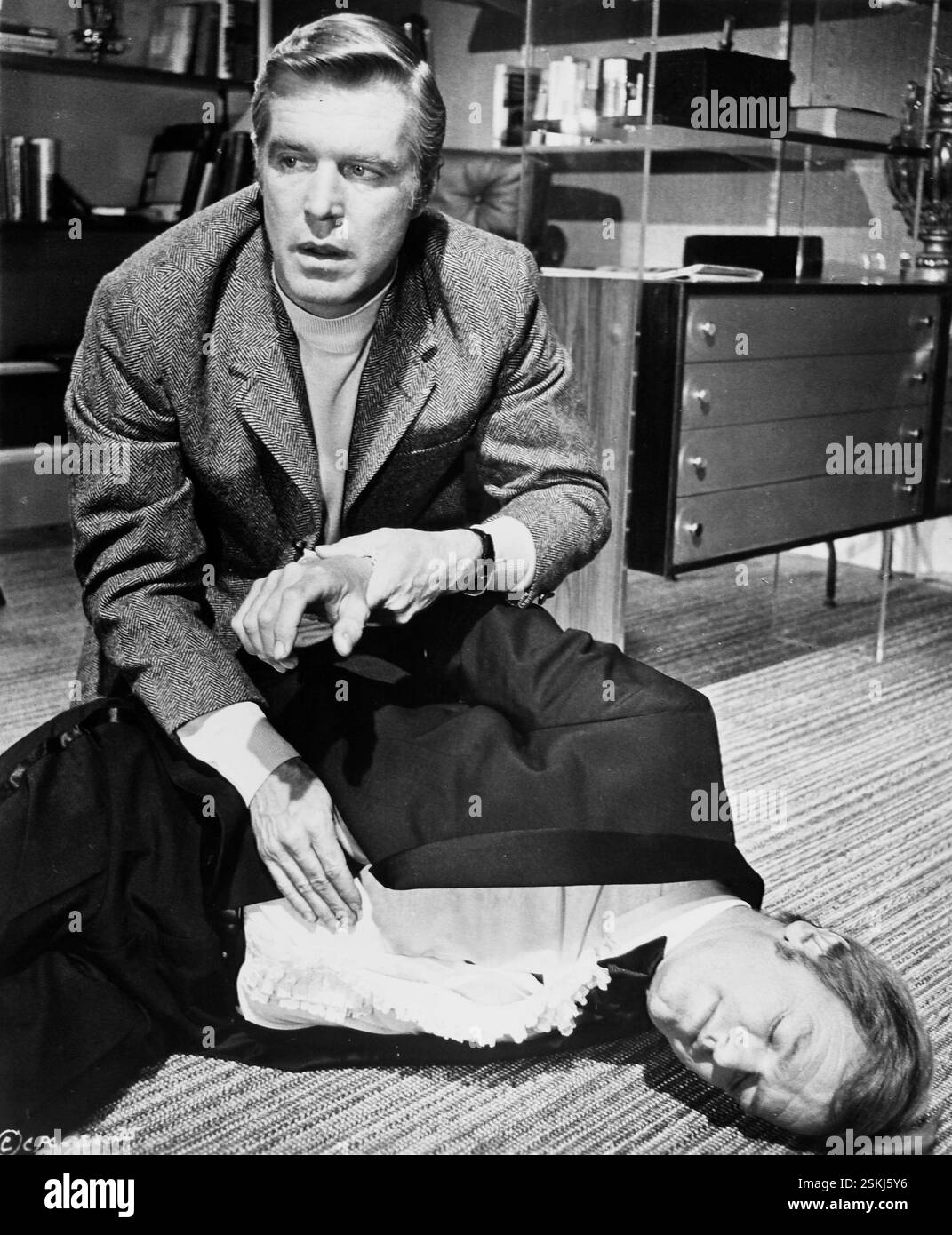 George Peppard, Keith Michell in "The Executioner" 1970#George Peppard ...