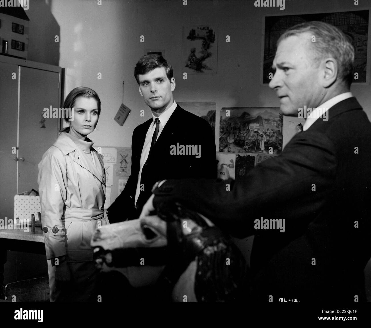 Carol Lynley, Keir Dullea, Laurence Olivier in "Bunny Lake is Missing ...