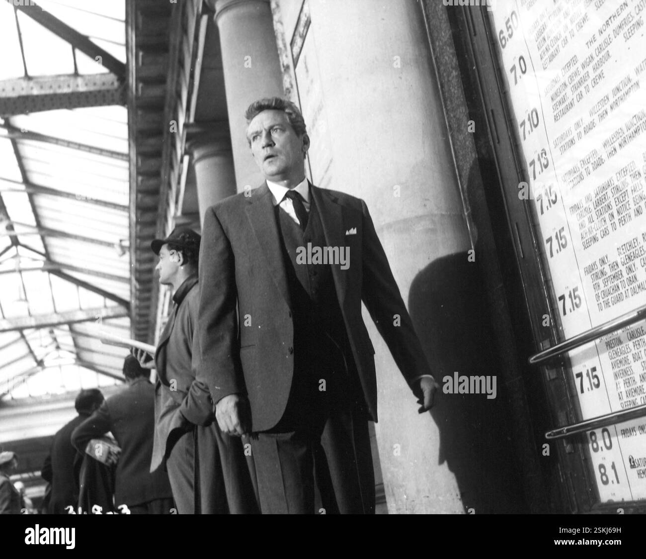 Peter Finch in "No Love for Johnnie" 1960#Peter Finch in "No Love for ...