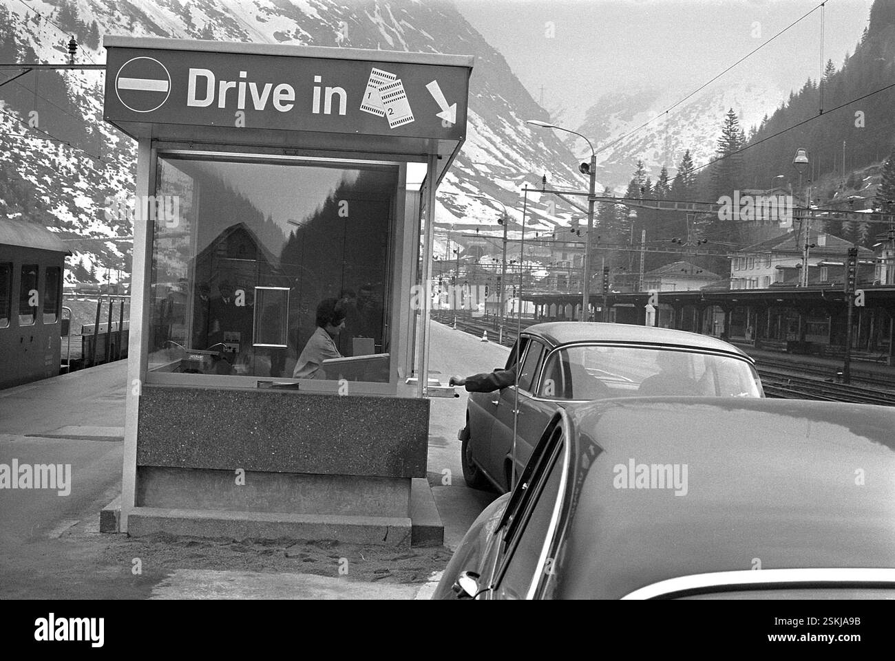 Huckepack-Verlad Göschenen - Airolo--- Auto-Verladerampe Gotthardbahn ...