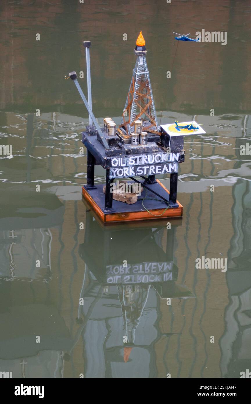 Rosebank oil rig hi-res stock photography and images - Alamy