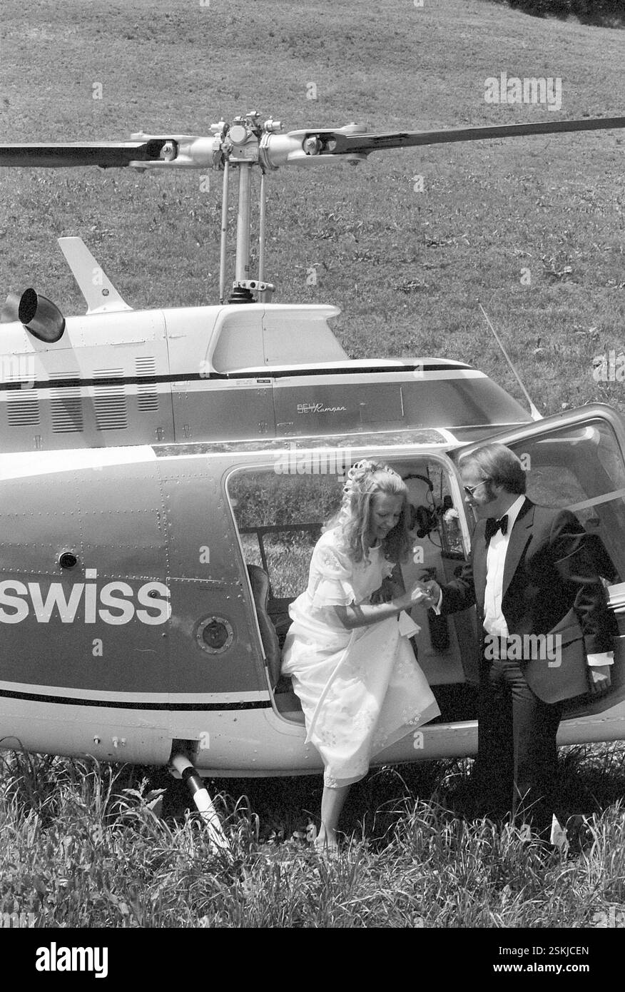 Kurt Hurschler und Silvia, Brautpaar wird mit Helicopter "eingeflogen ...