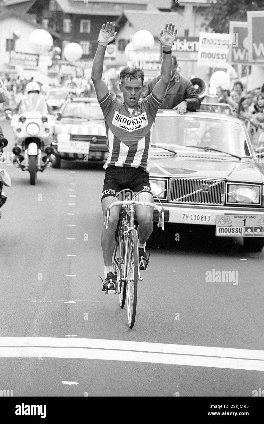 Etappensieger Willy De Geest (90, Belgien) am Ziel in Fiesch--- Tour de ...