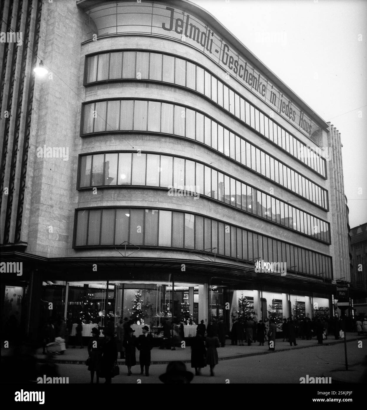 Jelmoli department store hi-res stock photography and images - Alamy