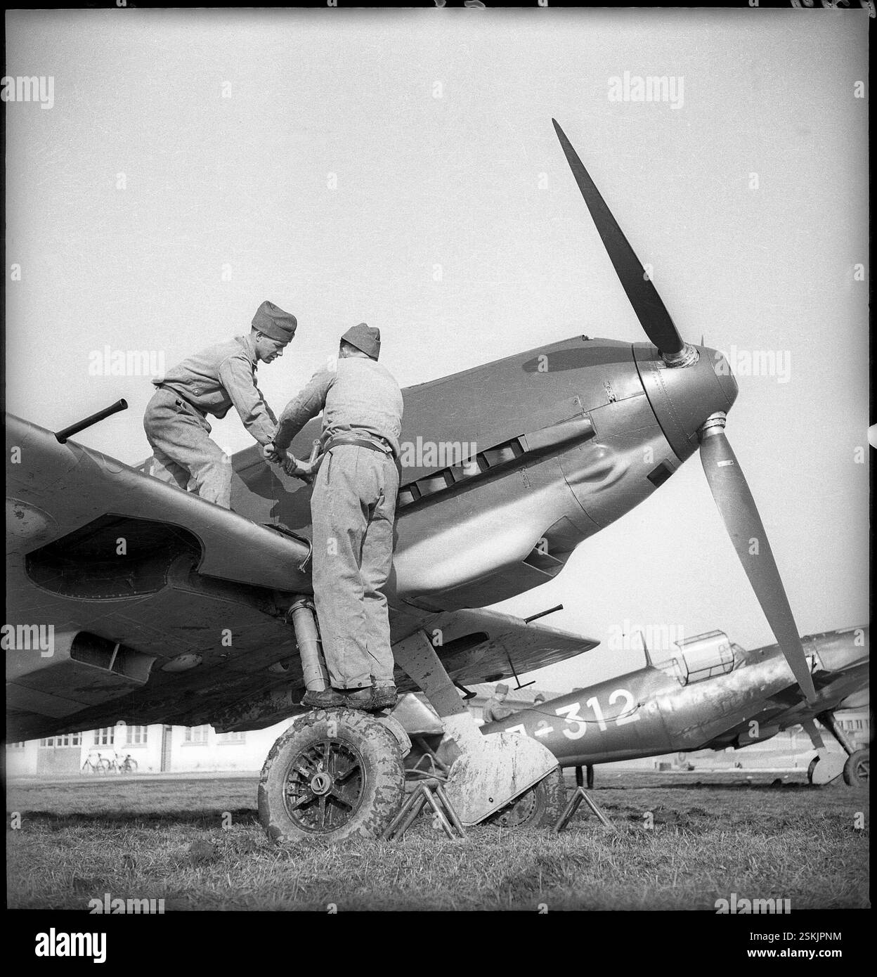 Messerschmitt ME-109, Schweizer Luftwaffe, 1940#Messerschmitt ME-109, Swiss Air Force, 1940 ...