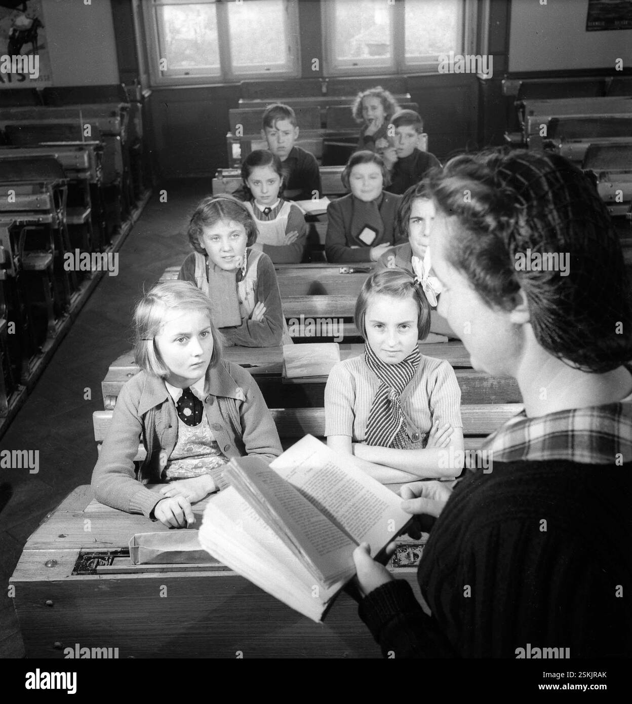 Kinder aus Frankreich gehen in der Schweiz zur Schule, 1942#children ...
