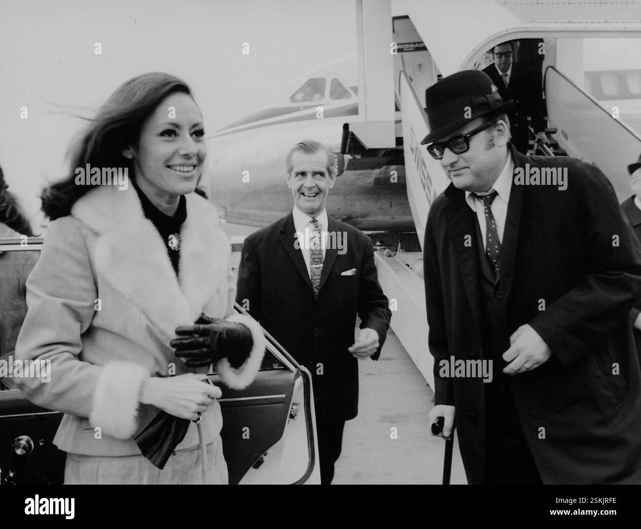 Caterina Valente und Mann Eric van Aro (R), Flughafen Zürich-Kloten ...