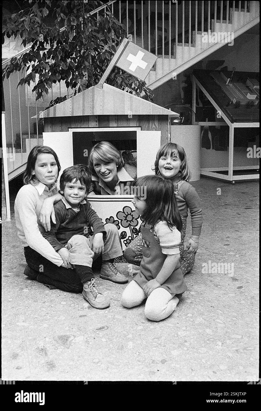 Kindersendung "Spielhaus" des Schweizer Fernsehens mit Heidi Abel, 1975 ...