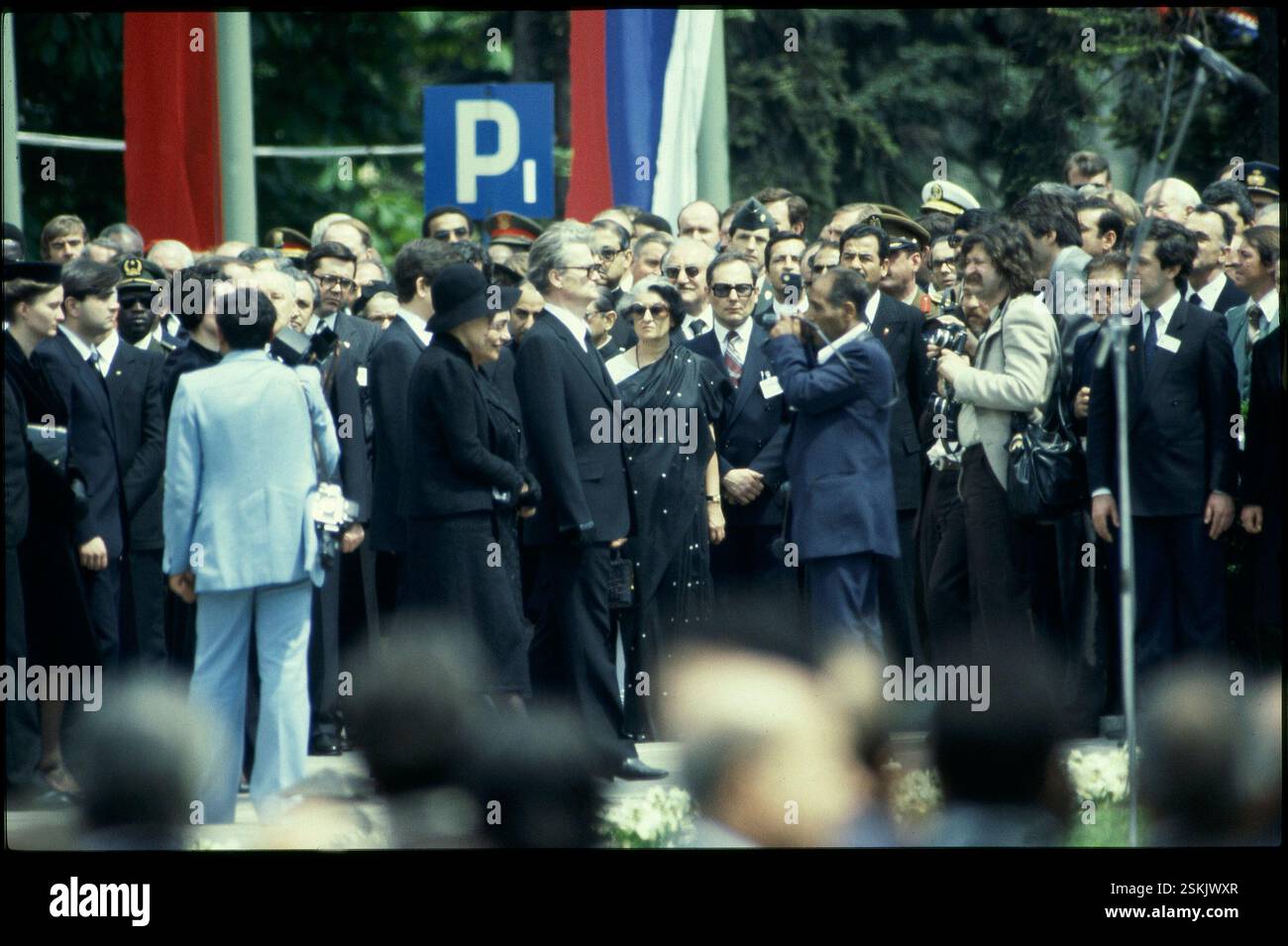Indira Gandhi am Staatsbegräbnis von Josip Broz Tito 1980#Indira Gandhi ...
