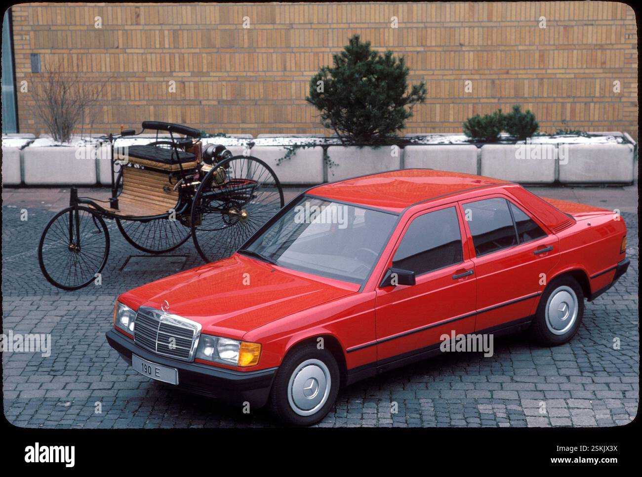 Mercedes Benz 190 mit Patent Motorwagen, Genf 1983#Mercedes Benz 190 ...