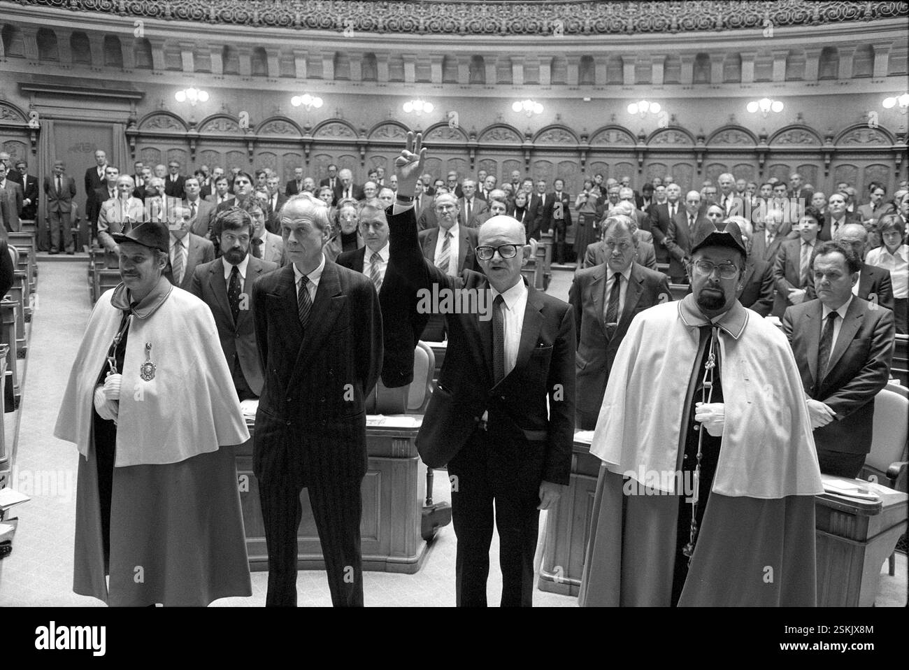 Bundesratswahl 1982: Vereidigung von Rudolf Friedrich und Alphons Egli# ...