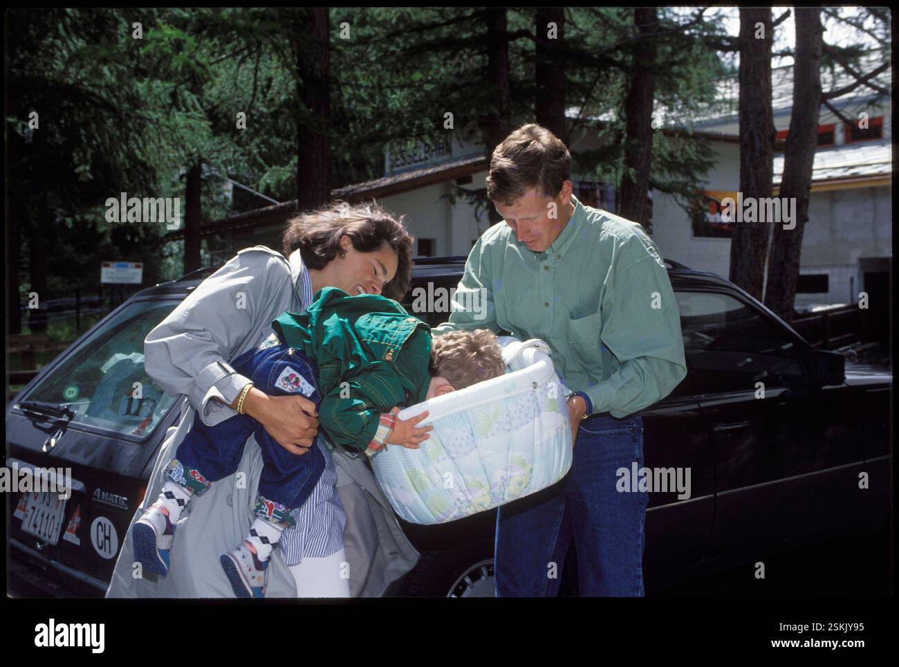 Monika und Pirmin Zurbriggen mit Baby Pirmin und Sohn Elia 1992#Monika ...