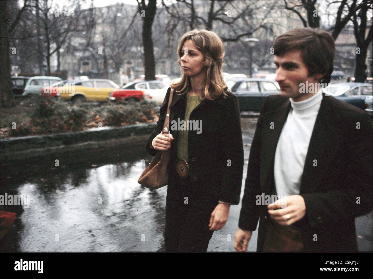 Edith Irving am Zürcher Obergericht 1974#Edith Irving after trial 1974 ...