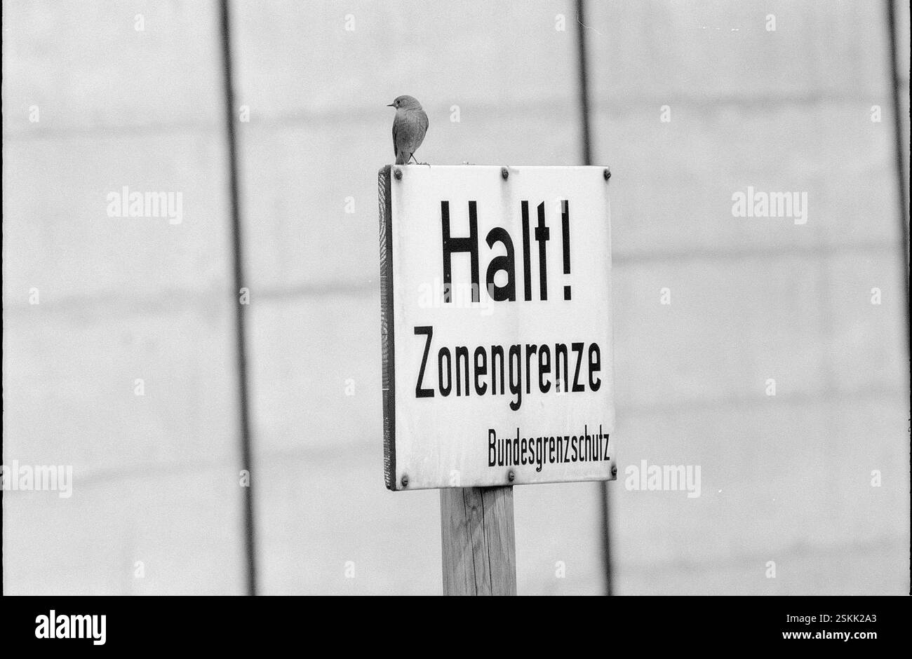 Zonengrenze zur DDR bei Mödlareuth 1968#Zonal border to German ...