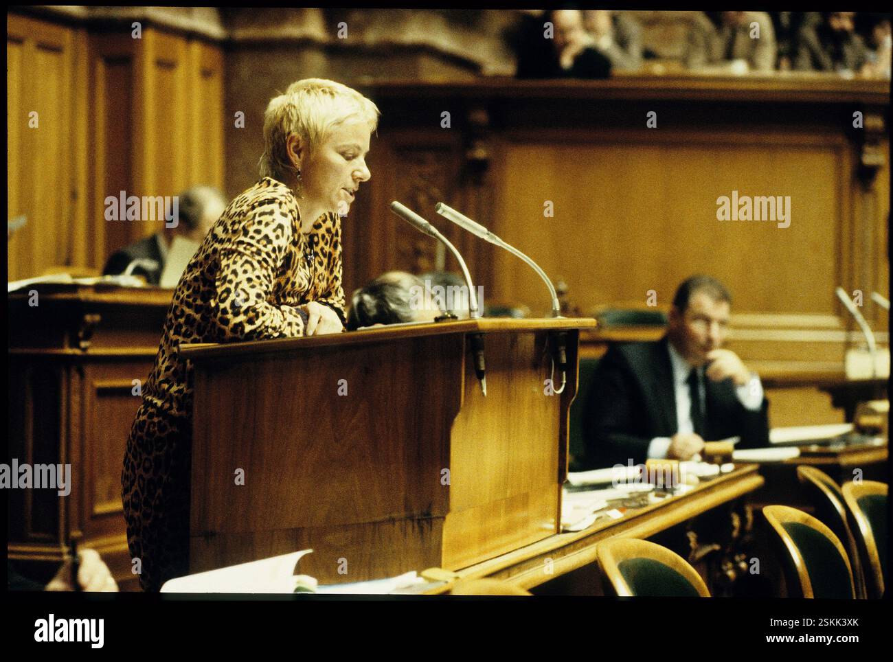 Barbara Gurtner im Nationalratssaal 1984#Barbara Gurtner in National ...