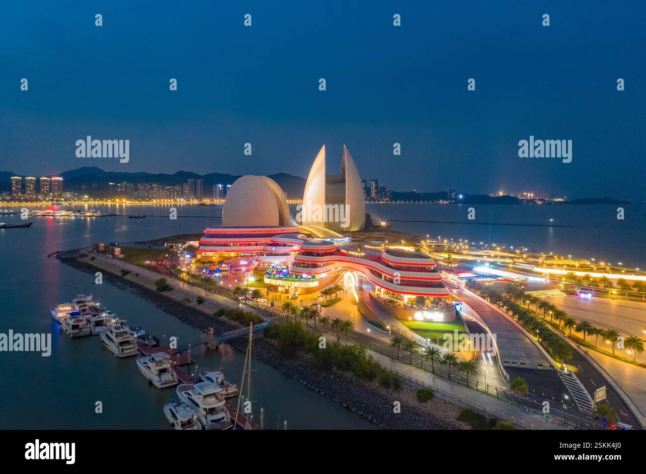 Night view of Lovers' Road and Yeli Island in Zhuhai, Guangdong ...
