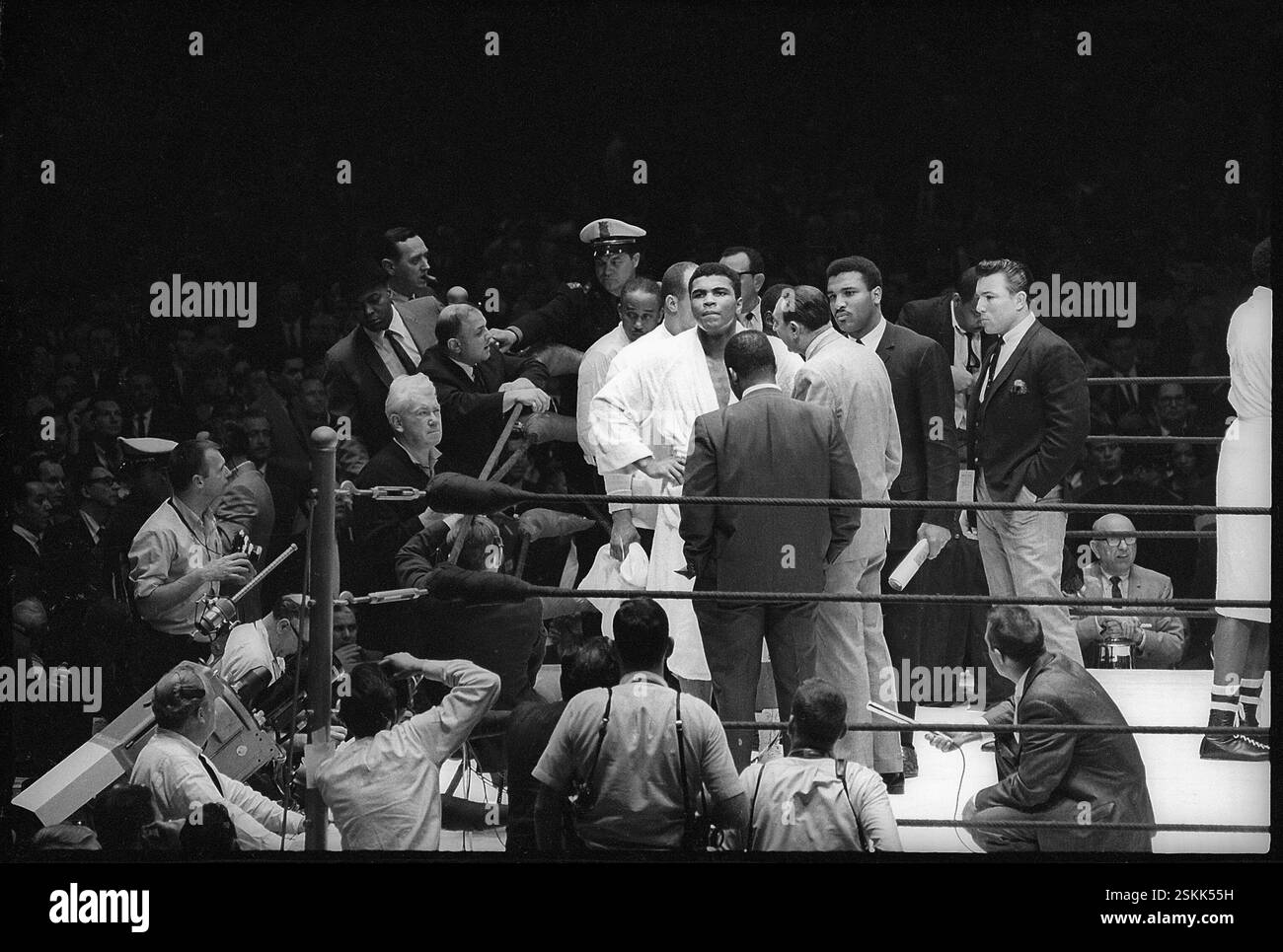 Muhammad Ali vor WM-Kampf gegen Ernie Terrell, Houston 1967#Muhammad ...