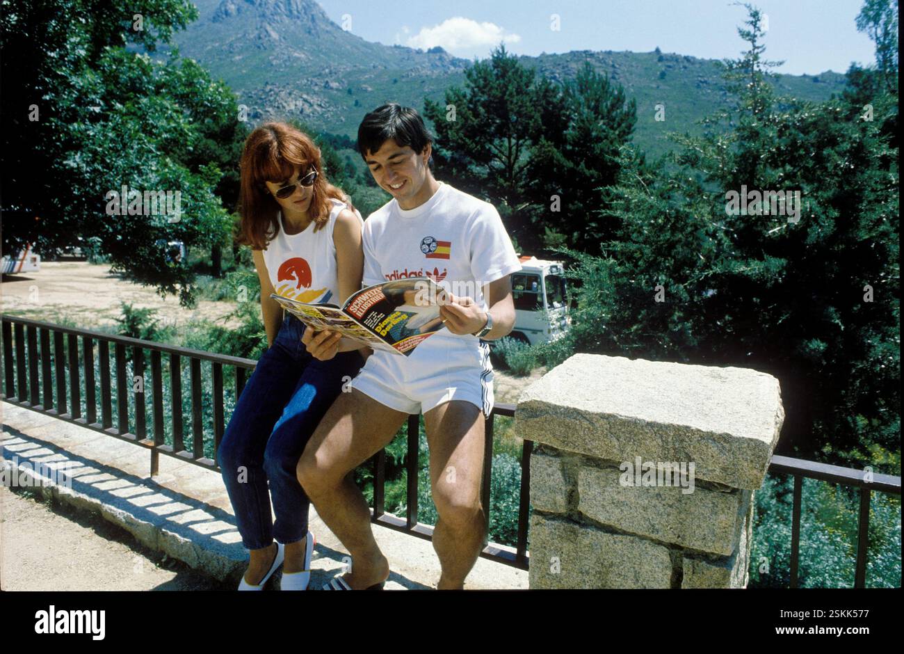 Fussball-WM 1982: Alain und Chantal Giresse lesen die Schweizer ...
